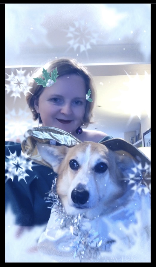 Behind the Advent windows: the glamour of carolling – Suzy Robinson soprano